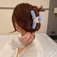 China Fuzzy Fur Heart Shaped Plush Hair Claw Clip 11cm for Women Thick Hair for sale