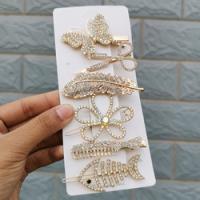 China Girls Geometric Decorative Hair Clips Claw Pins Pearl Set 20x9x2cm Metal Alloy for sale