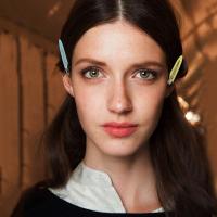 China Mini Decorative Hair Clips No Crease Acrylic Makeup Edge 8g 8 Colors Plastic Resin for sale