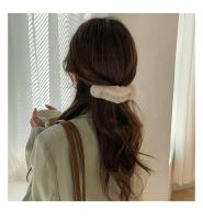 China Fuzzy Faux Fur Ponytail Hair Clip Claw for Girls Sweet Plush Barrettes 13cm for sale