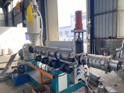 China Plastic HDPE PP Pipe Single Screw Plastic Extrusion Machine Extrusion Line for sale