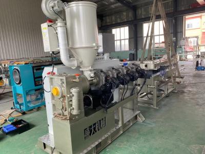 China Single Screw Plastic PE PP PVC Single Wall Corrugated Pipe Extrusion Line PLC for sale