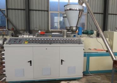 China 20-110mm Twin Screw Extruder Machine PVC Electricity Conduit Cable Pipe for sale