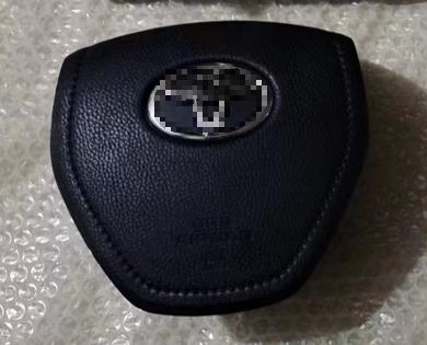 China 2019 Toyota RAV4 Driver Airbag Assembly 2.5KG Black Single Explosion for sale