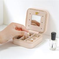 China Mirrored Pu Leather  Portable Travel Jewelry Case With Zipper Closure for sale