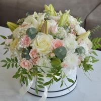 China Decorative Cardboard Flower Bouquet Boxes Multifunctional For Graduation for sale