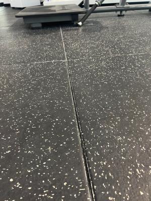 China Grey Fleck EPDM 40mm Tile 1m X 1m 6000sqm / Day Gym Rubber Flooring Environmentally Friendly Including Clips for sale