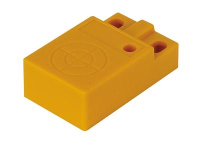 China Straight Connector LMF24 Inductive Proximity Sensor Switch Plane Installation Type for sale