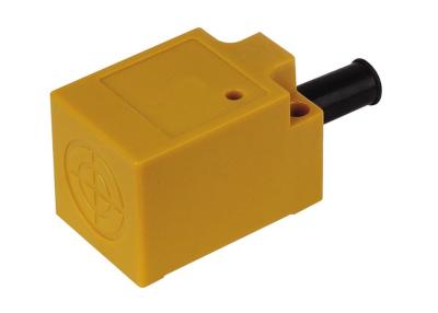 China LMF8 IR Proximity Sensor Inductive Angular Column Type AC 90V - 250V CE for sale