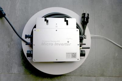 China Solar System 600W Micro Inverter Ip67 Aluminum Alloy On Grid Tie Inverter for sale