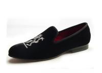 China Lion Embroidered Mens Velvet Loafers Handmade Mens Black Velvet Slippers For Wedding for sale