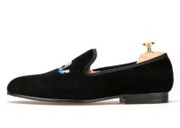 China Casual Slipper Mens Velvet Loafers With Custom Skull Embroidery Decoration for sale