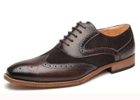 China Black / Brown Pointed Toe Men Brogue Shoes Oxford Lace Up Wedding Shoes for sale