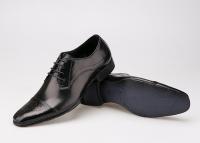 China Business Men's Dress Shoes British Style Genuine Leather Lace Up Brogue Shoes for sale