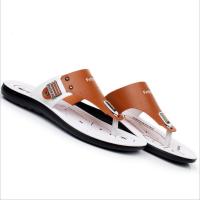 China Outdoor men's genuine leather slippers Handmade Round Toe Mens Beach Flip Flops for sale
