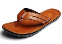 China Flip Flop Mens Leather Slippers Customized Summer Mens Designer Slip On Shoes for sale