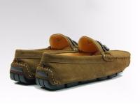 China Handmade Mens Suede Walking Shoes Non Slip Genuine Leather Moccasin Gommino Shoes for sale