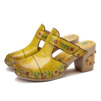 China Yellow Fashion Women Sandals Floral T-Strap Ladies Leather Clogs Sandals for sale