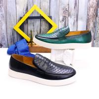 China Customized Mens Slip On Sneakers Shoes Round Toe Leather Lining Shoes for sale