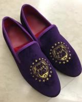 China Purple Mens Velvet Slip On Loafers , Mens Velvet Slippers Embroidered for Party for sale