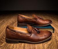 China Lace Up Flat Heel Mens Slip On Sneakers High Top / Low Cut Soft Leather Sneakers for sale
