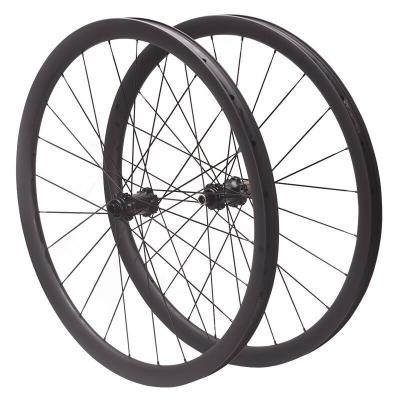 China Carbon Fiber Disc Brake Wheelset 700C Clincher Rim 35-71mm Profile 1750-1850g Weight for sale
