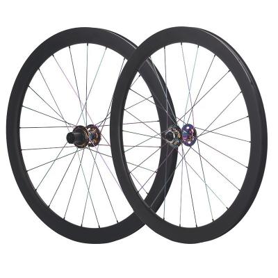 China Carbon Fiber Road Wheelset 700C 46mm Depth Disc Brake 800g/970g Weight 32 Spoke Holes for sale
