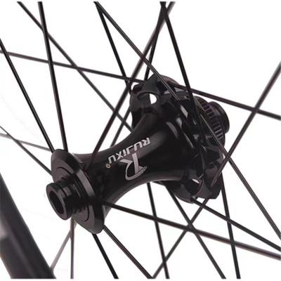 China 700C Carbon Fiber Road Disc Brake Wheel Set 45mm 50mm Center Lock 24H Clincher Tubeless for sale