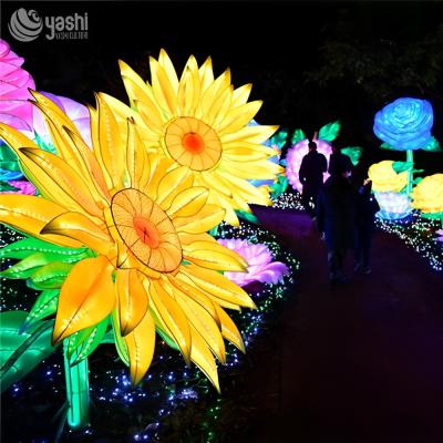 China Glowing Sunflower Sculpture LED Chinese Lantern For Garden Decor for sale