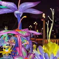 China Artificial Flower LED Garden Decor Lanterns Customizable for Outdoor Holiday for sale