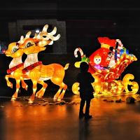 China Handmade Santa Claus Christmas Lanterns 200-220CM with LED Lighting for Festival Decorations for sale