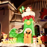 China Large-scale Customizable Christmas Gift Box Lanterns For Christmas Decoration & New Year Decoration for sale