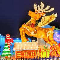 China Large - scale Outdoor Christmas Decorations, Christmas Reindeer Glowing Lanterns, Lanterns Made of Waterproof Material。 for sale