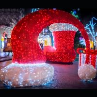 China Christmas Outdoor Decorations - LED Christmas Hat Lantern Decorations for Street Decoration。 for sale