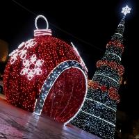 China Outdoor Light-up Giant Christmas Decorative Archway Lights, Holiday Decorations for sale