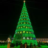 China Giant Customizable Christmas Tree Decorations for Outdoor Holiday Decorations for sale