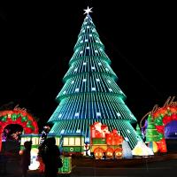 China Giant Customizable Christmas Tree Decorations for Outdoor Holiday Decorations for sale