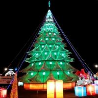 China Giant Customizable Christmas Tree Decorations for Outdoor Holiday Decorations for sale
