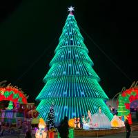 China Giant Customizable Christmas Tree Decorations for Outdoor Holiday Decorations for sale