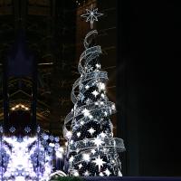China Giant Customizable Christmas Tree Decorations Suitable for Outdoor Festive Decor for sale