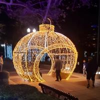 China Outdoor Christmas String Lights Arch for Street and Holiday Decor for sale