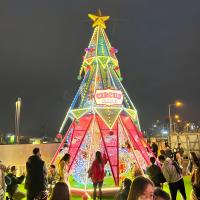 China Outdoor Giant LED Lighting Christmas Tree Decoration Customizable 6m for sale