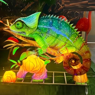 China Handmade Animal Lantern - Chameleon Sculpture Illuminated LED Lantern, Customizable for sale