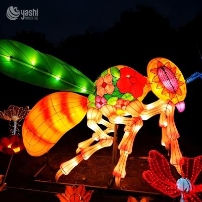China Zoos Chinese Festival Lanterns Animated Bee Mechanical Insect Model 200cm x 200cm 110/220V LED Outdoor Decor for sale
