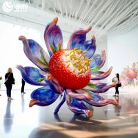 China 3D Strawberry Sculpture for Outdoor Display Shopping Mall Restaurant Decor for sale