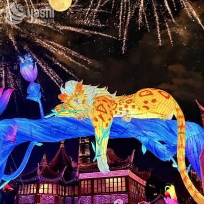 China Lion-Themed Arch Lantern Installation with LED Lighting - Custom Outdoor Decoration for Cultural Events and Parks for sale