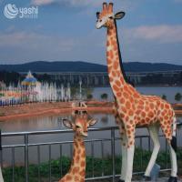 China 2.5m Life Size Giraffe Sculpture with Dynamic Movements and 220V Power for Park Decoration for sale