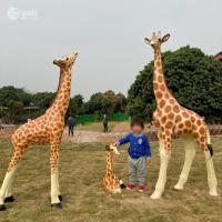 China 2.5m Life Size Giraffe Sculpture with Dynamic Movements and 220V Power for Park Decoration for sale