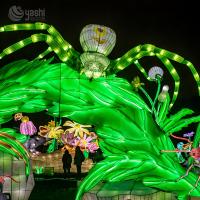 China Handmade Bee Shaped Animal Lantern 200CM with LED Light for sale