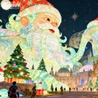 China Custom Giant Santa Claus Silk Lantern with Snowman Decor, Outdoor LED Light Sculpture for Christmas Light Festival for sale